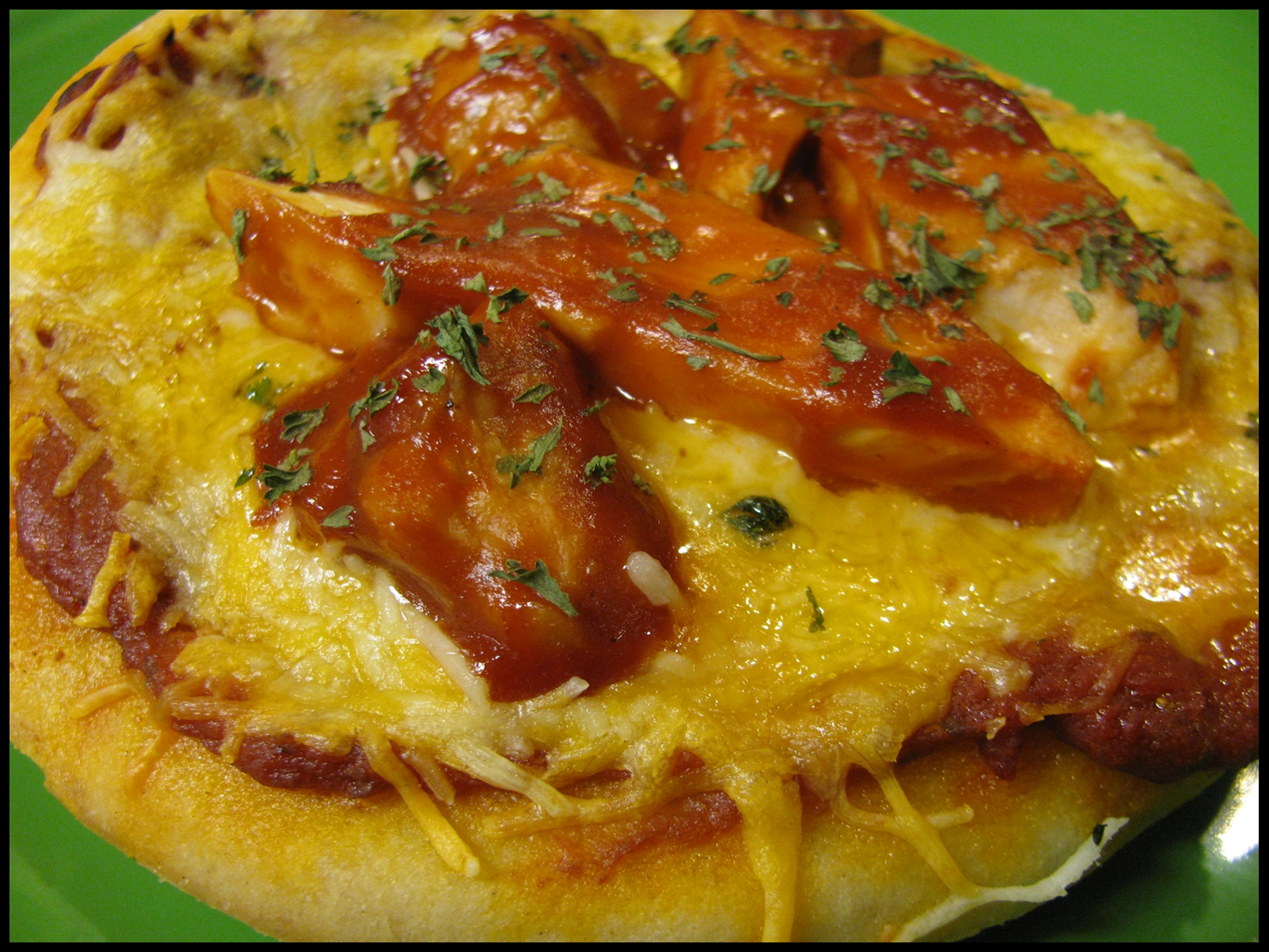 MOMS CRAZY COOKING: Tyson BBQ Chicken Pizza with Homemade BBQ Sauce