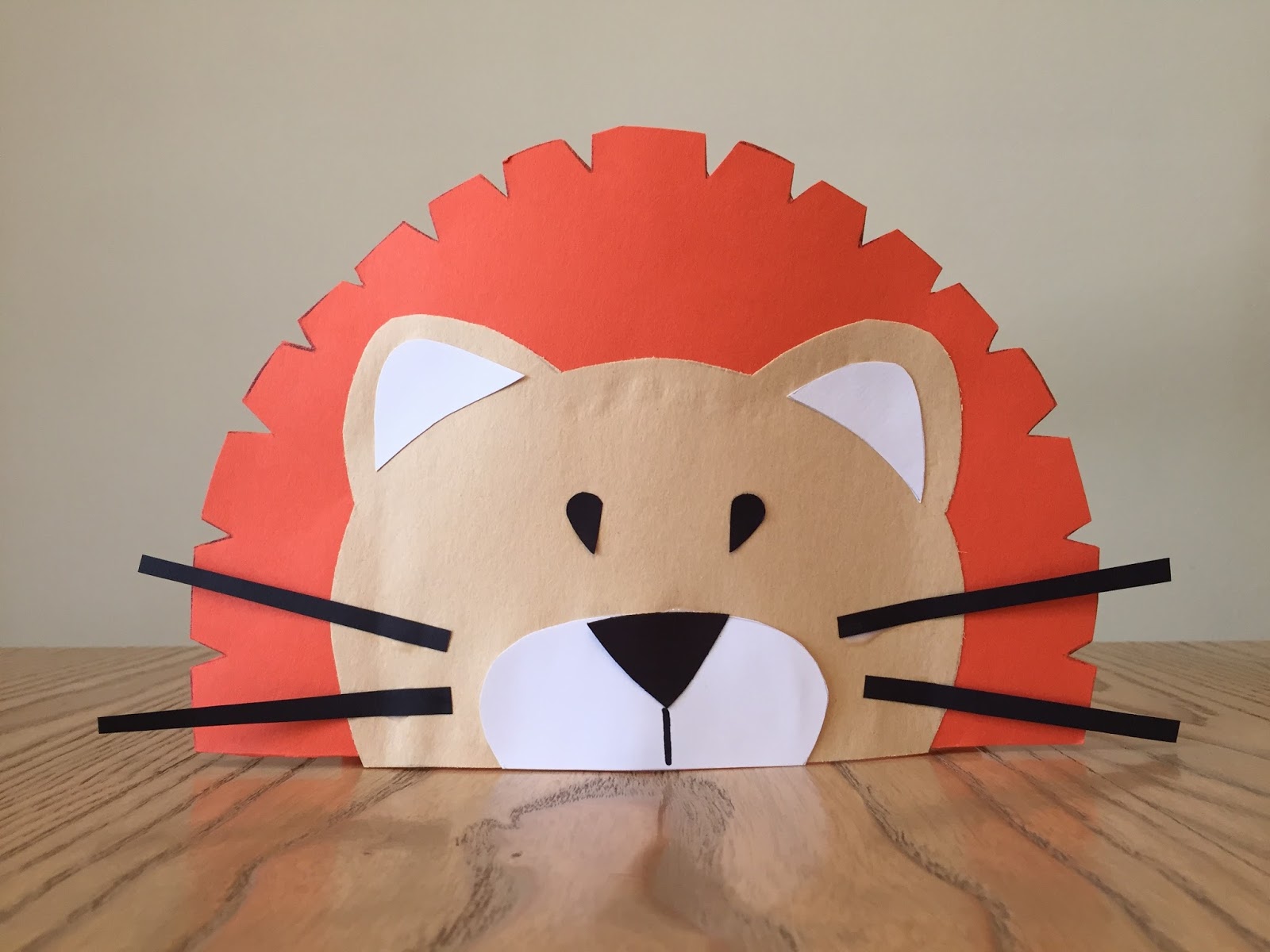 life as a sias: Lion Hat Craft/Manualidad: Sombrero De Leon