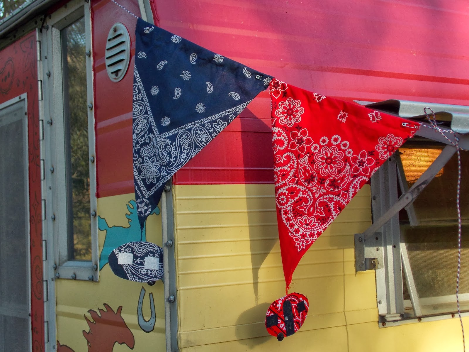 Girl Camping: Trailer Decoration Ideas