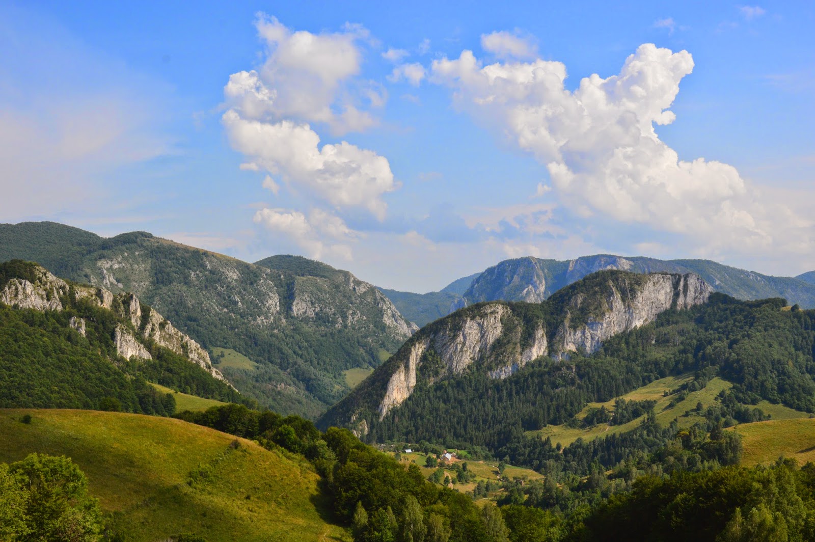 Dar!: Manastirea Ponor, jud. Alba