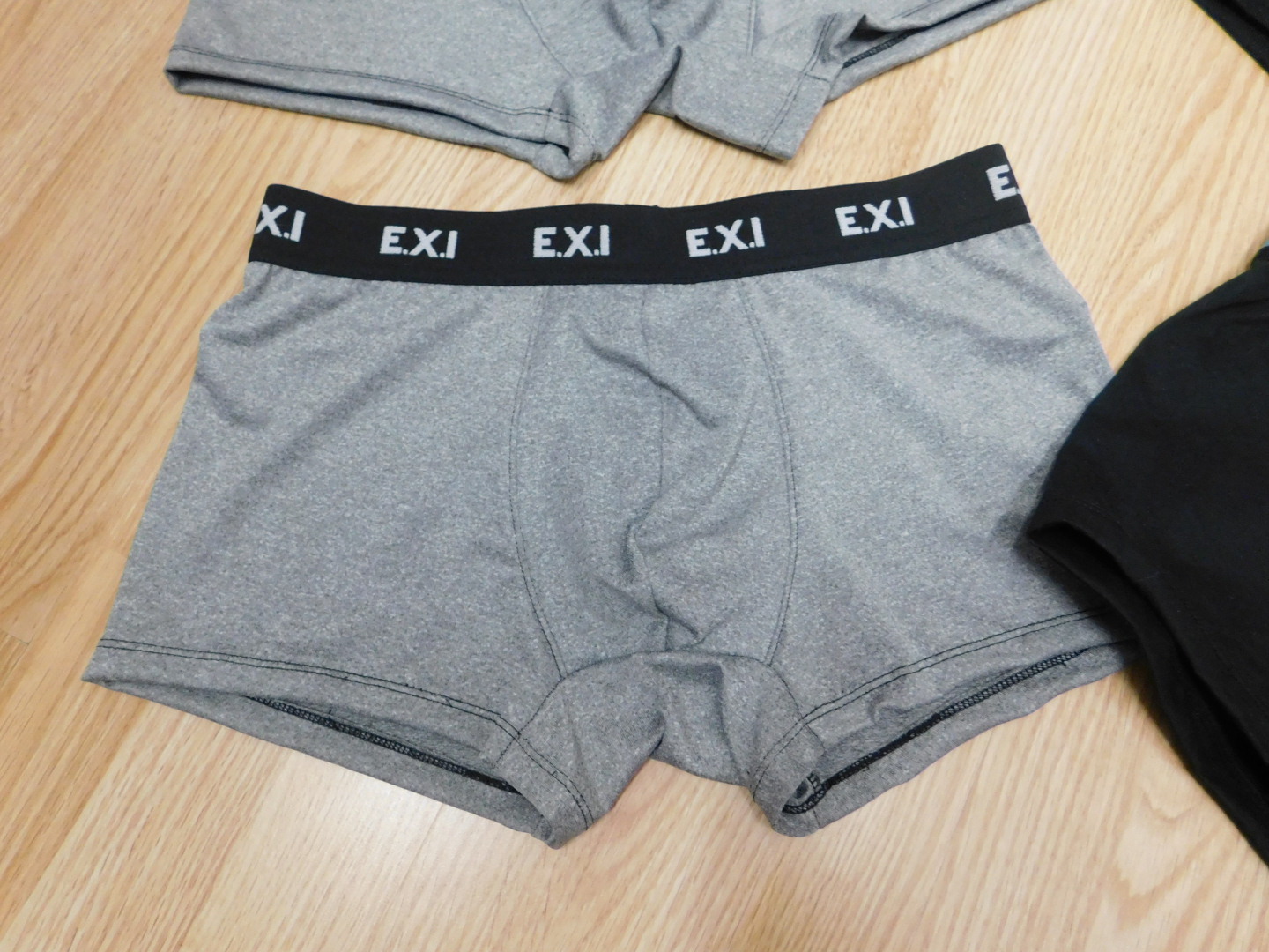 Instant Couture: Boxers Warren en série