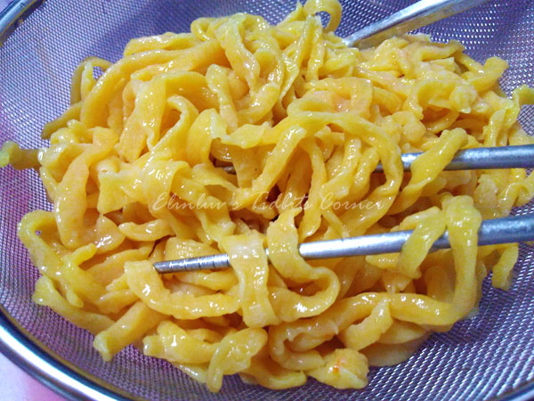 Elinluv's Tidbits Corner: Homemade Pumpkin Noodles