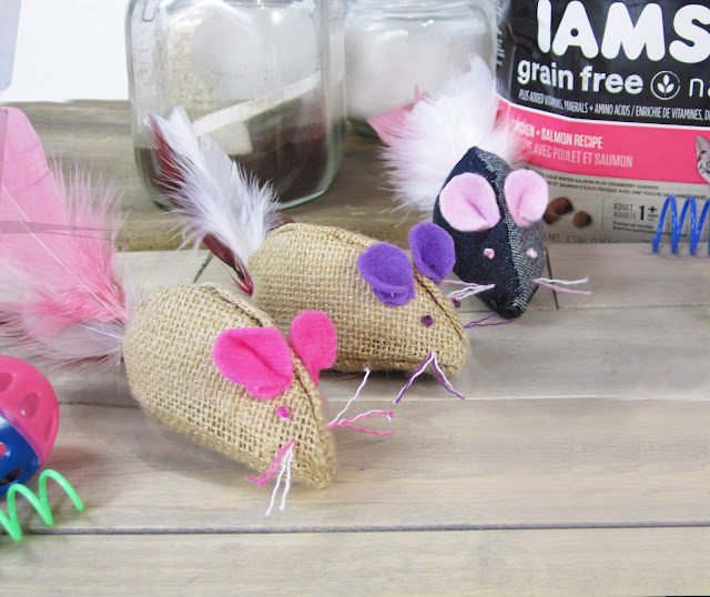 365 Designs: DIY burlap and denim mouse toy