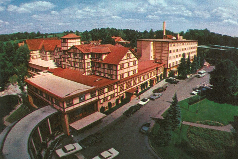 Dirty Dancing Analysis: History of Borscht Belt Hotels and Bungalow ...