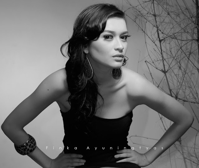 Finka Ayuningtyas: Dewi Yulia Sari "IWED"