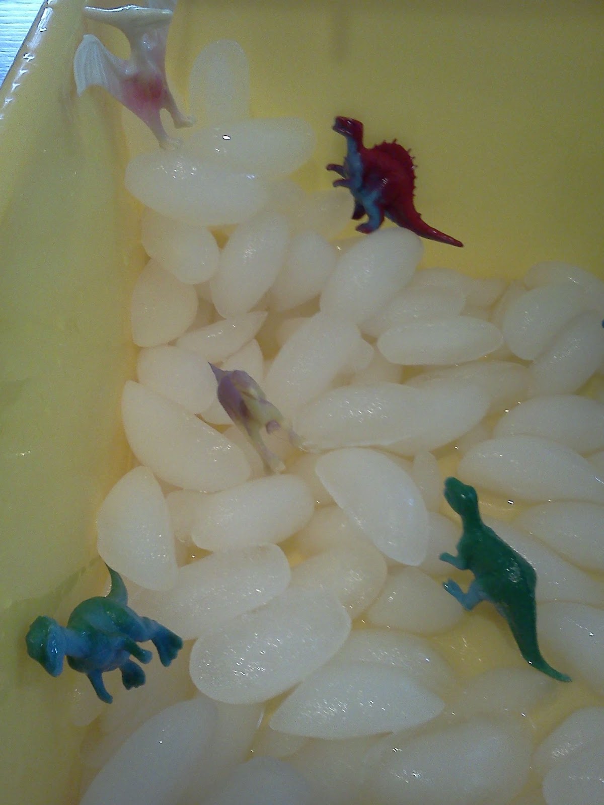 Adventures of a 30-something Nanny: Ice cubes and Dinosaurs