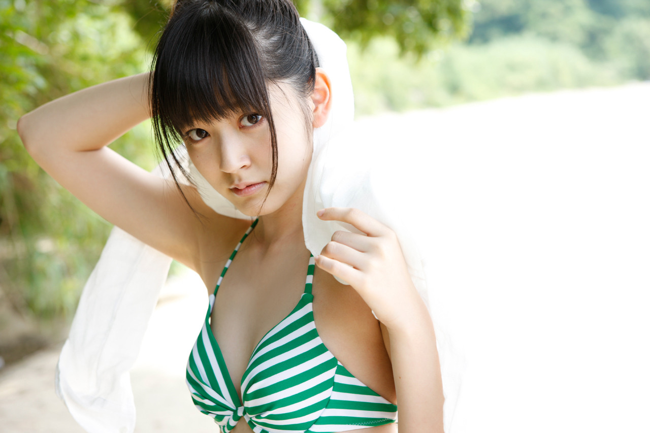 Suzuki Airi in green bikini | Bukan Bokep Hot