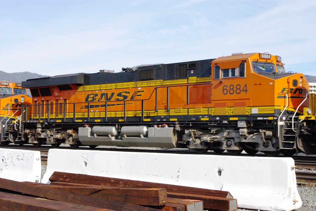 Model Railroad Miscellany: The New Walthers Mainline BNSF ES44C4