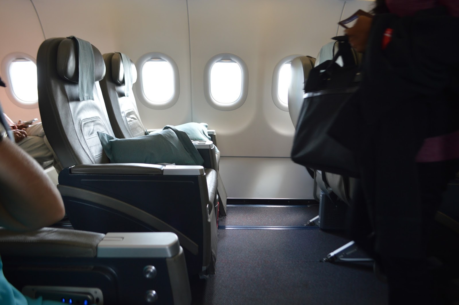 Sri Lankan Airlines Airbus A321 Business Class : Colombo to Singapore UL308