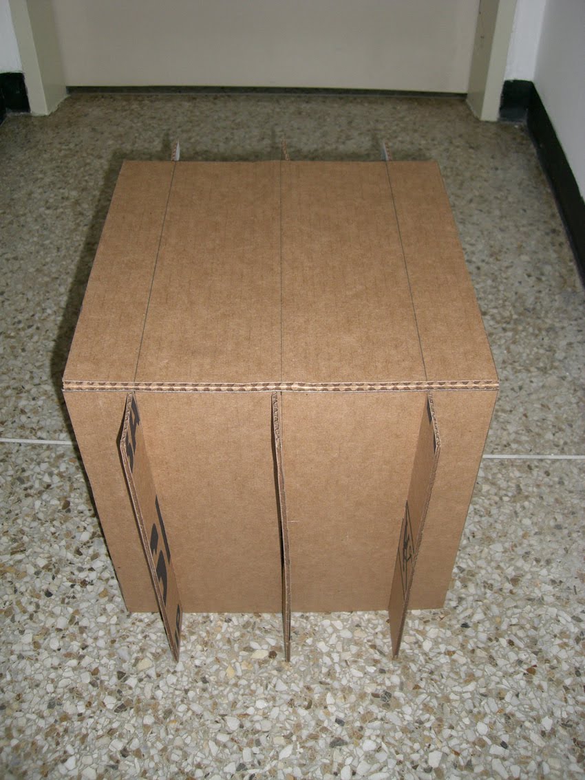 COLECTIVO QUIM3RA: Banquito de Cartón