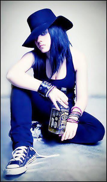 Latest Stylish Emo Girls Pictures - Displaypix