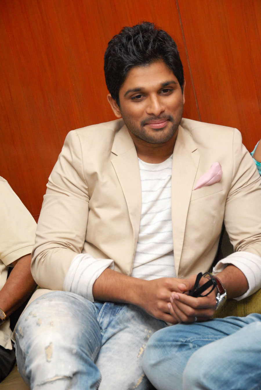 Stylis Star Allu Arjun latest Photos Stills