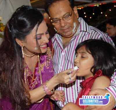 Indrani Dutta Biography, Husband, Son, Daughter, Father, Mother ...