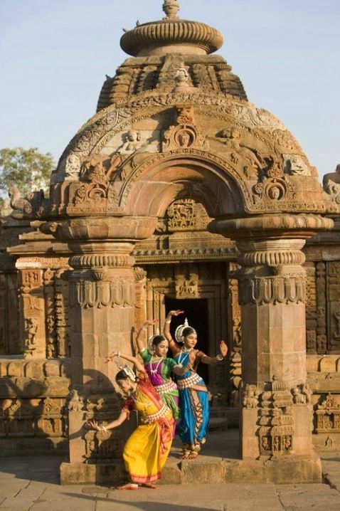 musing: #Doors of India, #Gates, #Entrance, #Dwar?