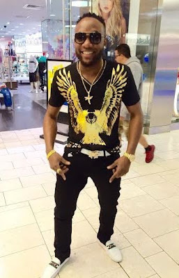 Photos: Kcee unveils new look on US tour