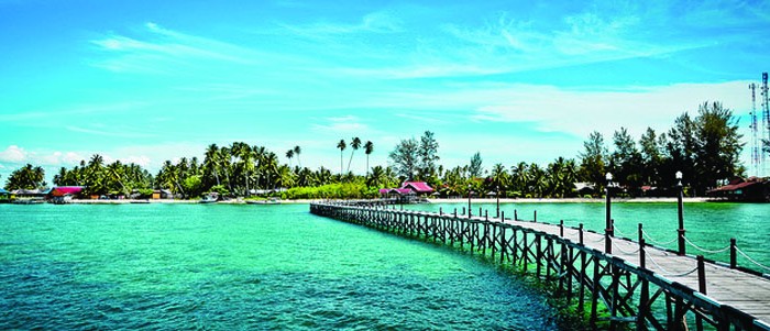 pesoma pantai derawan kaltim wisata para backpacker - TOURISM INDONESIA