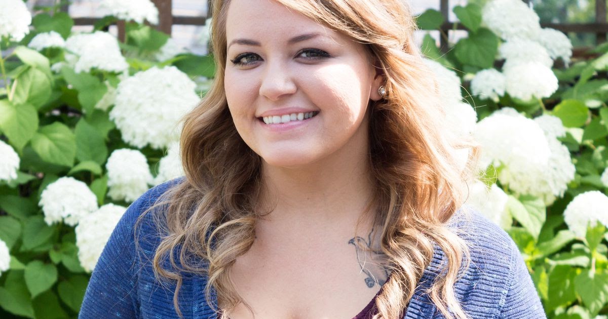 Nova série de Anna Todd sairá no Brasil pela Astral Cultural - Quem Lê ...