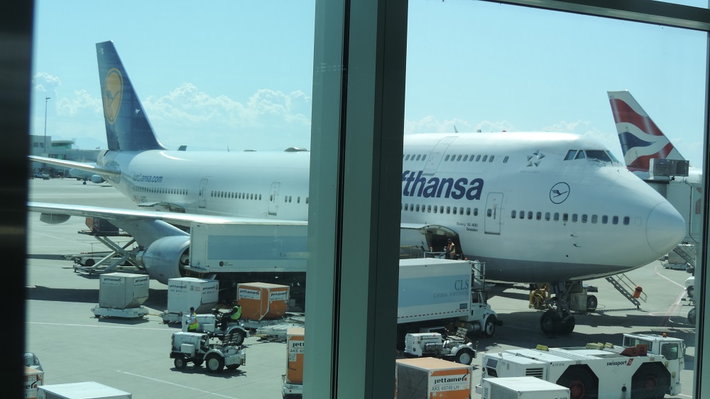 Review: Lufthansa Boeing 747 First Class, Vancouver-Frankfurt