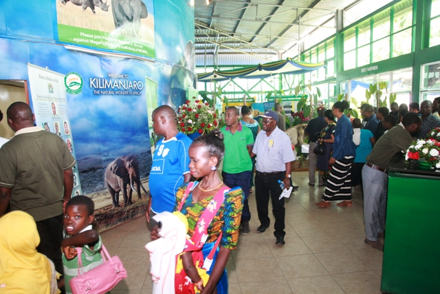 WAGENI WAFURIKA MALI ASILI NA UTALII KATIKA MAONYESHO YA SABASABA ...