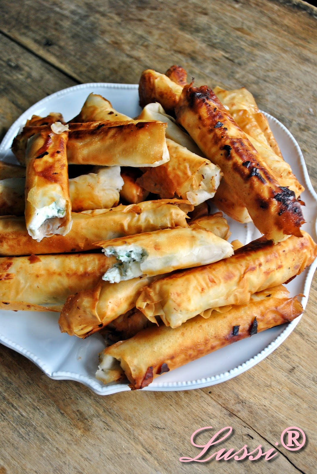 Lussi`s World of Artcraft: Хрупкави пурички със сирене и кашкавал ...