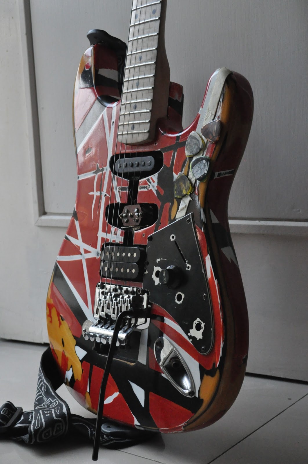 A.N.T: E.V.H Frankenstrat Replica