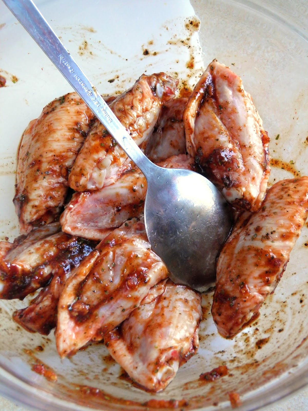 Marynata do skrzydełek na dwa sposoby (łagodna i pikantna) | sio-smutki ...