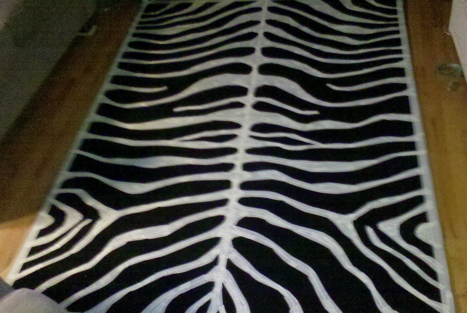 This Mommy!: DIY zebra print rug