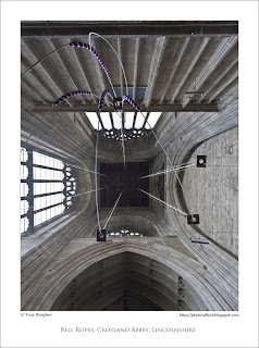 PhotoReflect: Ringing chambers, platforms and floors