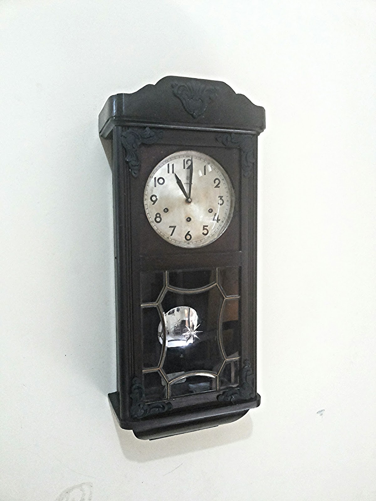 ANTIQUE RECOLLECTION : Jam dinding Antik Junghans perempatan Excella W ...