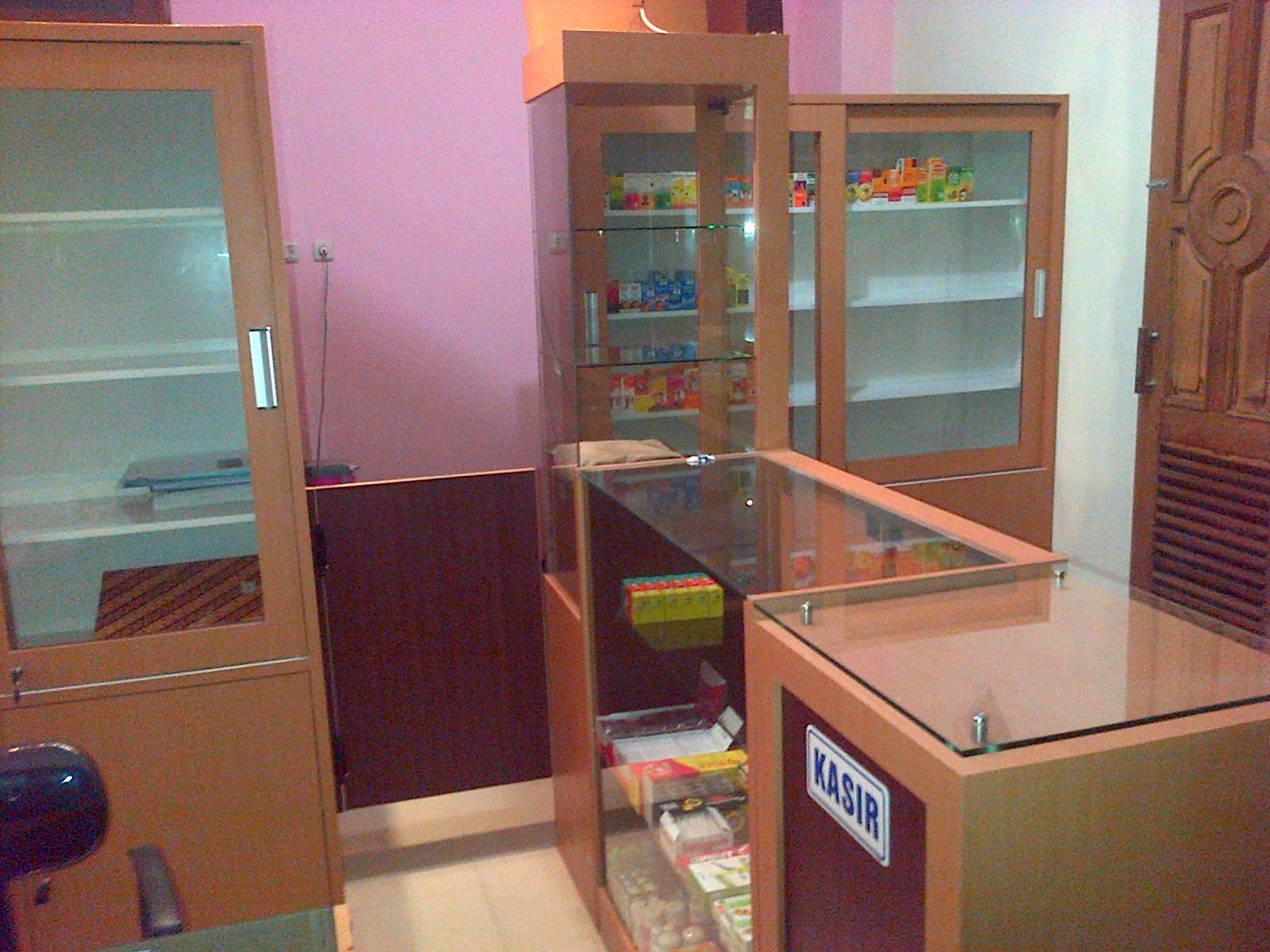 20 Contoh Desain Apotek Modern Terbaru - Desain Rumah