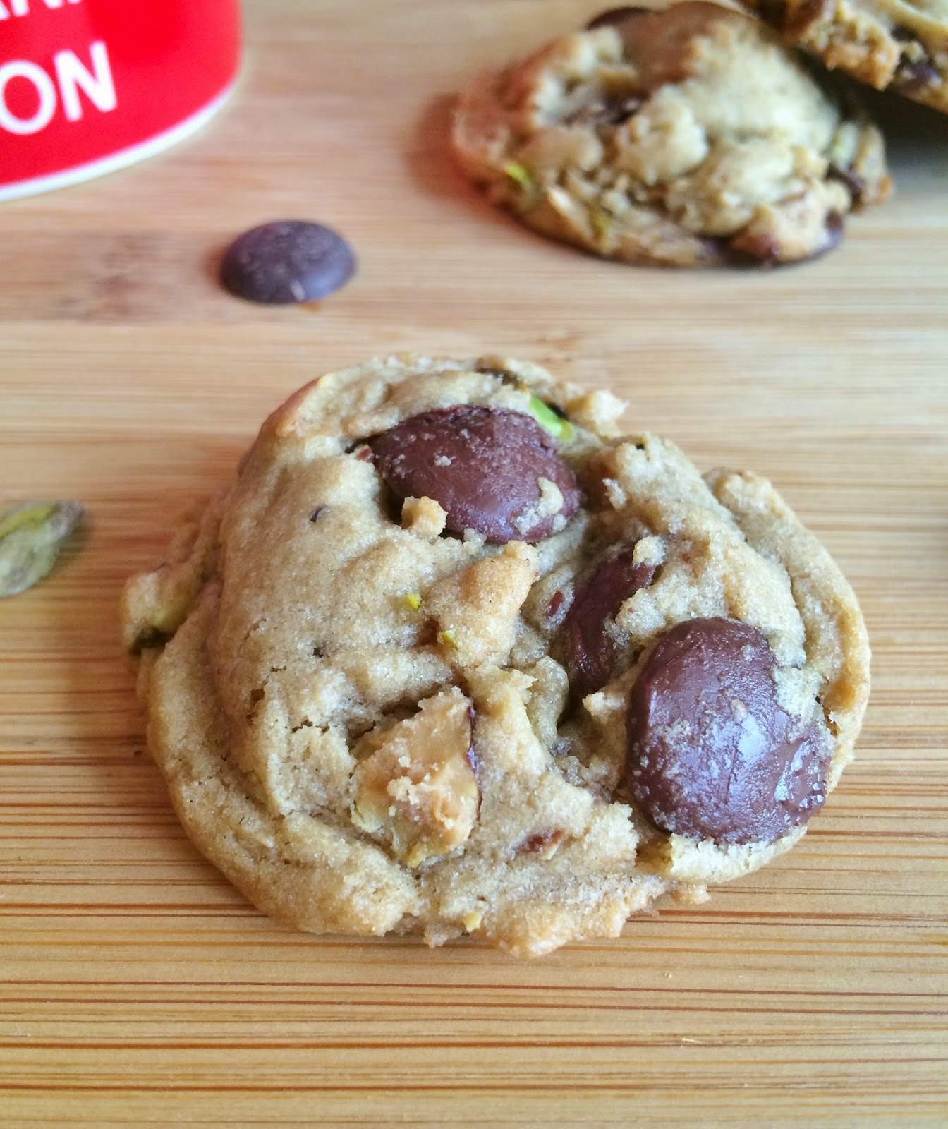 My Tiny Oven: Pistachio Chocolate Chip Cookies