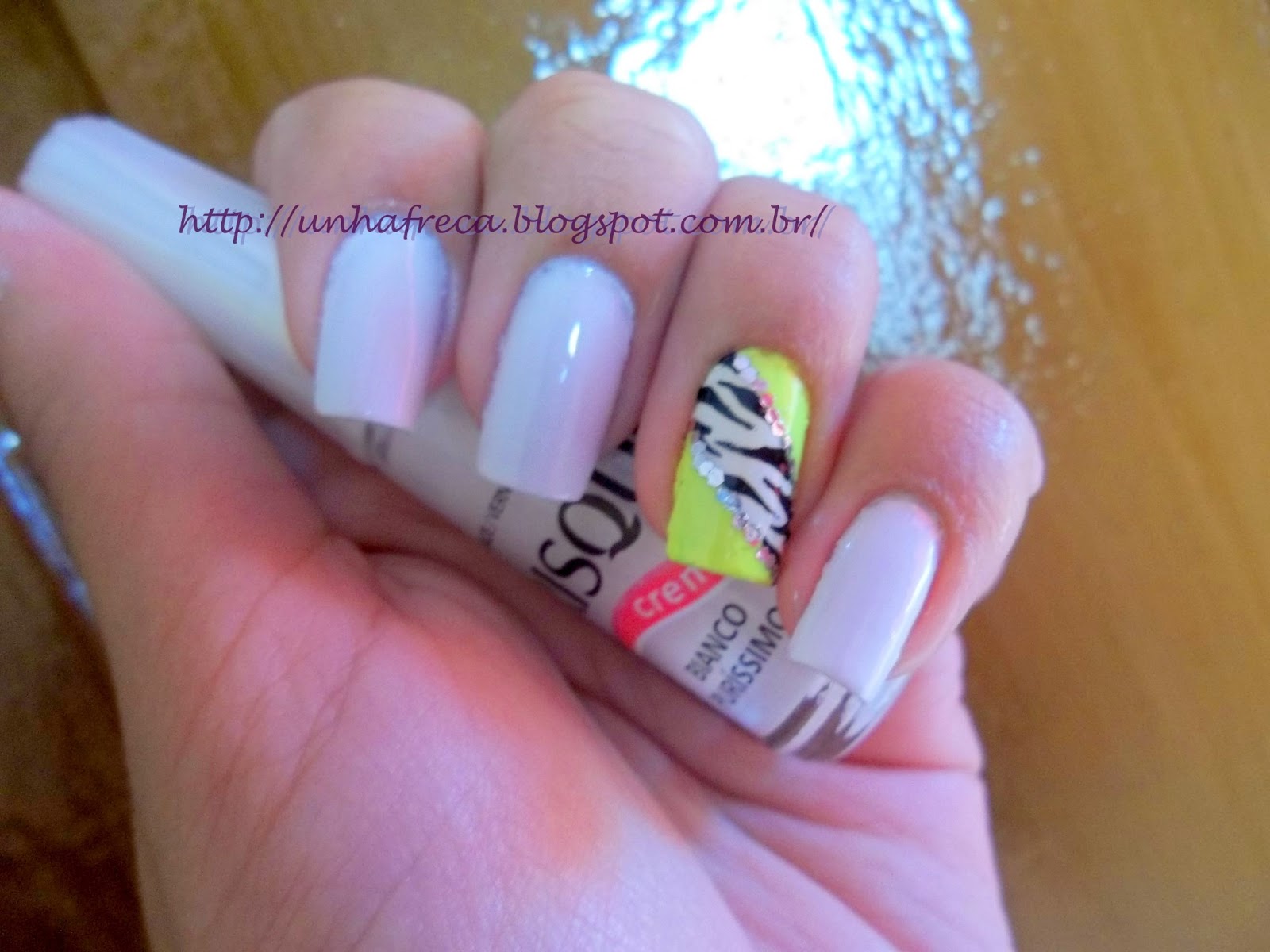 Unha Fresca! : Branco? Corretivo Escolar?