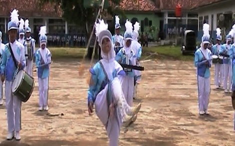 Sedikit Ilmu Tentang "Marching Band"