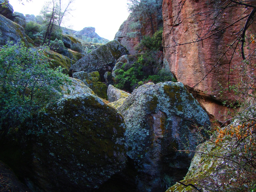 Geotripper: Inside the Pinnacles Volcano: the Talus Caves of Bear Gulch