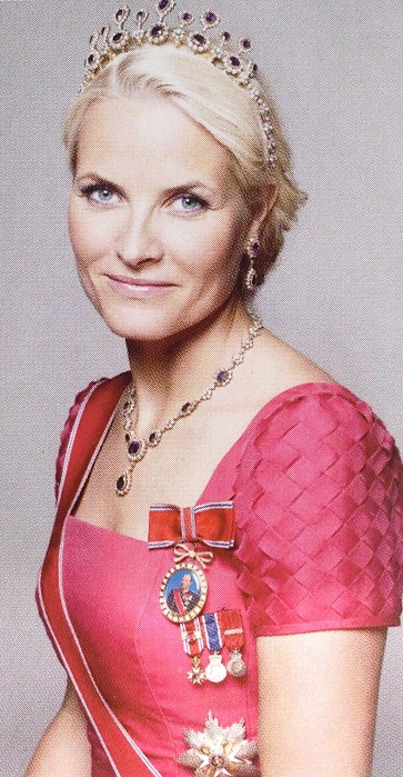 Marie Poutine's Jewels & Royals: The Lovely Norwegian Royal Family