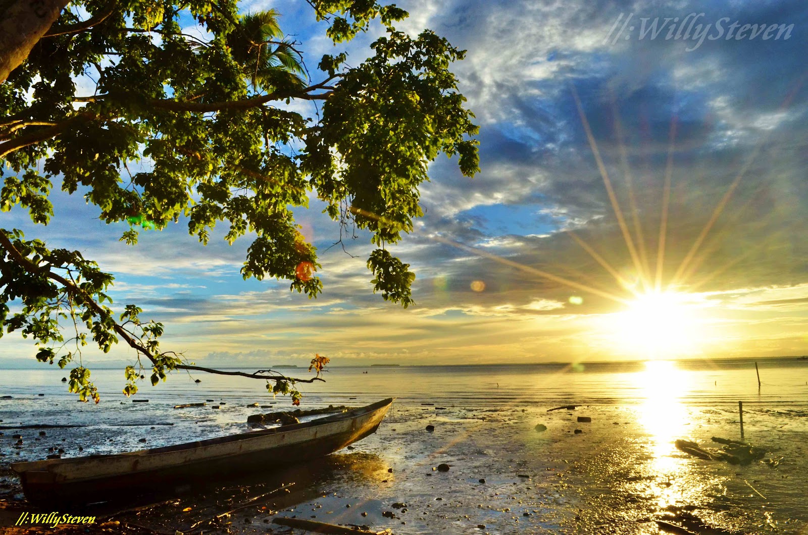 TravellerMeds: Senja di Kaimana [ Photo Gallery ]