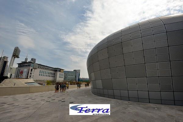 DDP (Dream, Design, Play) in Seoul / 동대문디자인플라자(Dongdaemun Design Plaza ...