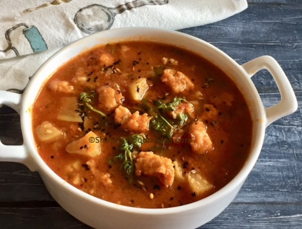 Shobha's Food Mazaa: ASSAMESE BOROR TENGA / TANGY LENTIL FRITTER CURRY