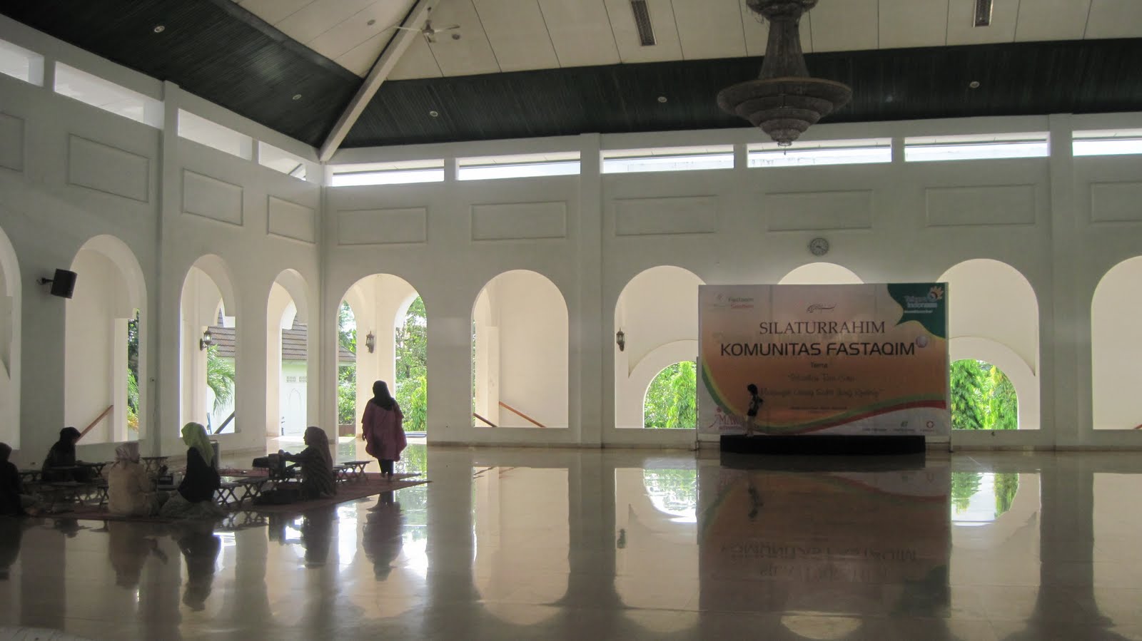 MAJELIS TAKLIM NURUL IMAN TELKOM: MASJID