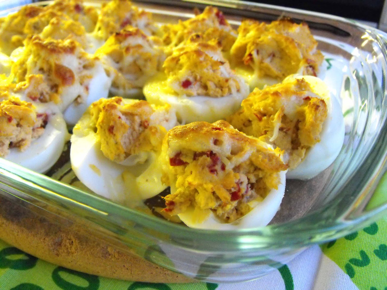 As receitas lá de casa: Ovos recheados com atum e pimento