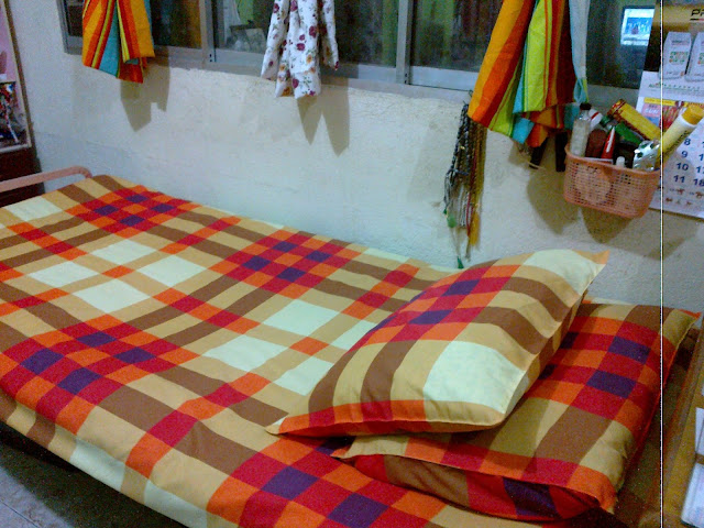 cik azz: Cara mudah jahit cadar dan sarung bantal untuk katil bujang.