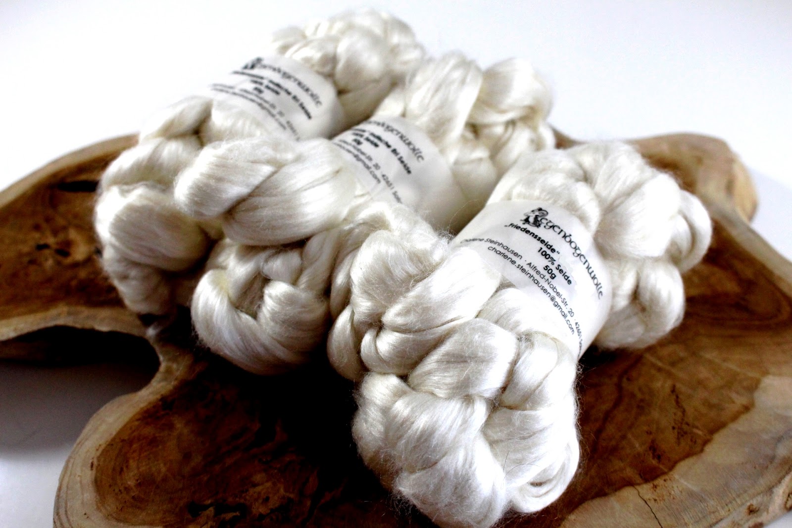 Handgefärbtes von der Regenbogenwolle: Kleine Seidenkunde - Mugaseide ...