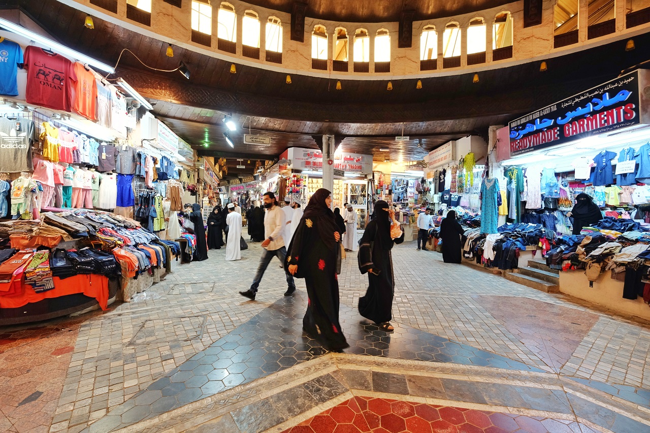 Pengalaman Transit di Muscat, Oman: Berat di Ongkos! | The Story of My Life