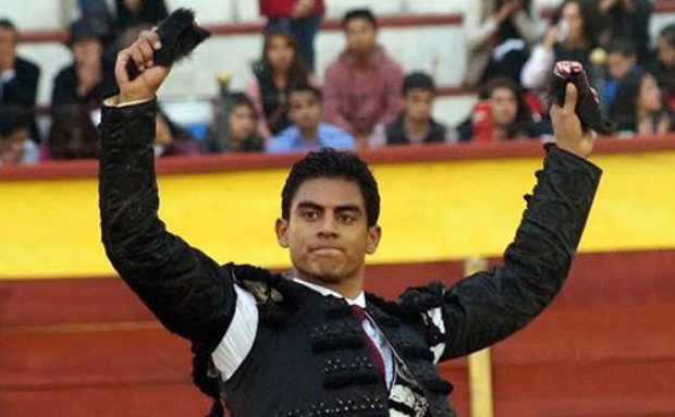 Lascosasdeltoro: Gerardo Rivera, doble trofeo en su encerrona.