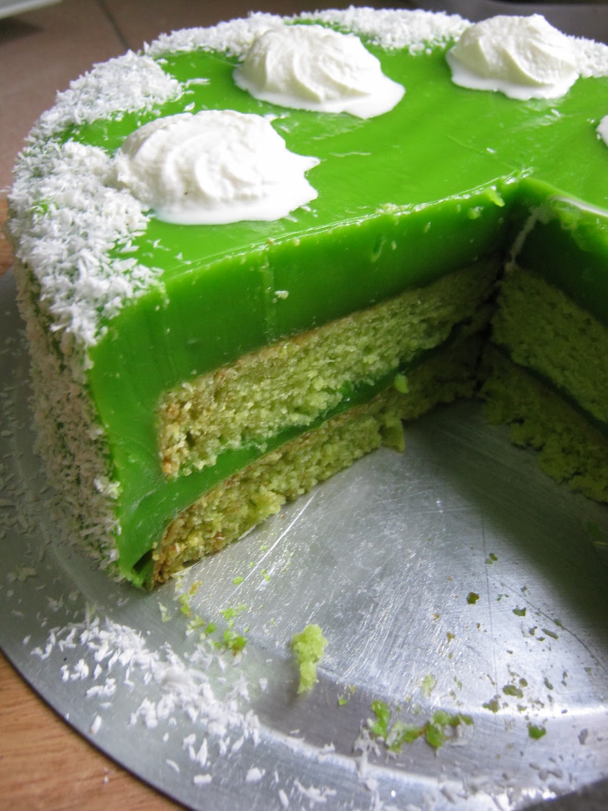 KARI LEAFS ... Malaysian flavour's: EGGLESS PANDAN LAYER CAKE