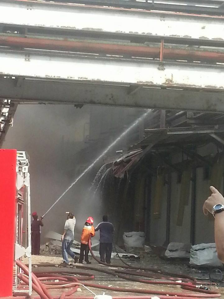 Gambar Kebakaran di Kilang Recron, Nilai - Warta Nilai