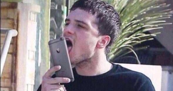 Memes da Web Internet: Enganados pelo meme "lambendo a tela do celular"