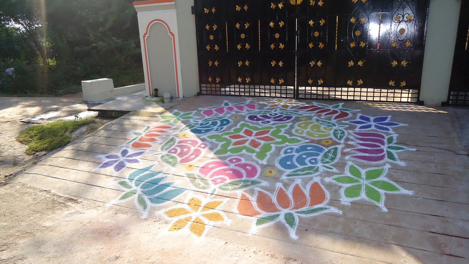 Simple Rangoli Kolam Collections by Kayal: Lotus Kolam