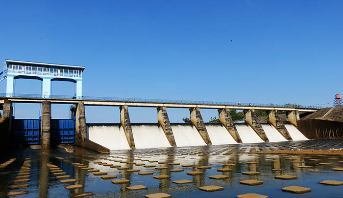 √Wisata Bendung Colo Sukoharjo - Info Lengkap