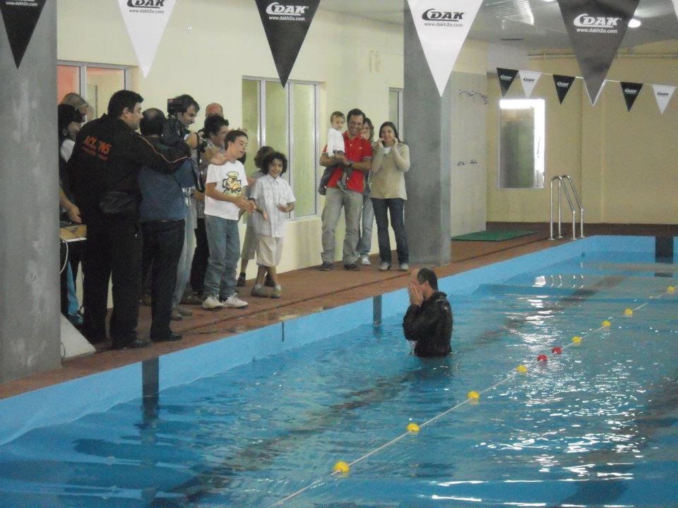 "Racing Fútbol Club": Exitosa inauguración en la pileta cubierta